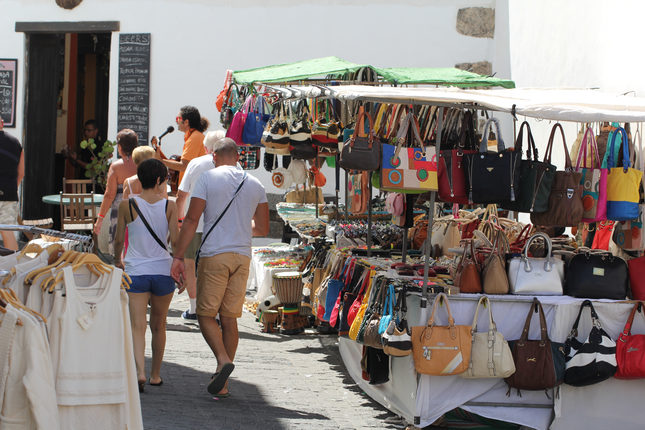 Market in Teguise - Explore the Sunday market in Teguise.